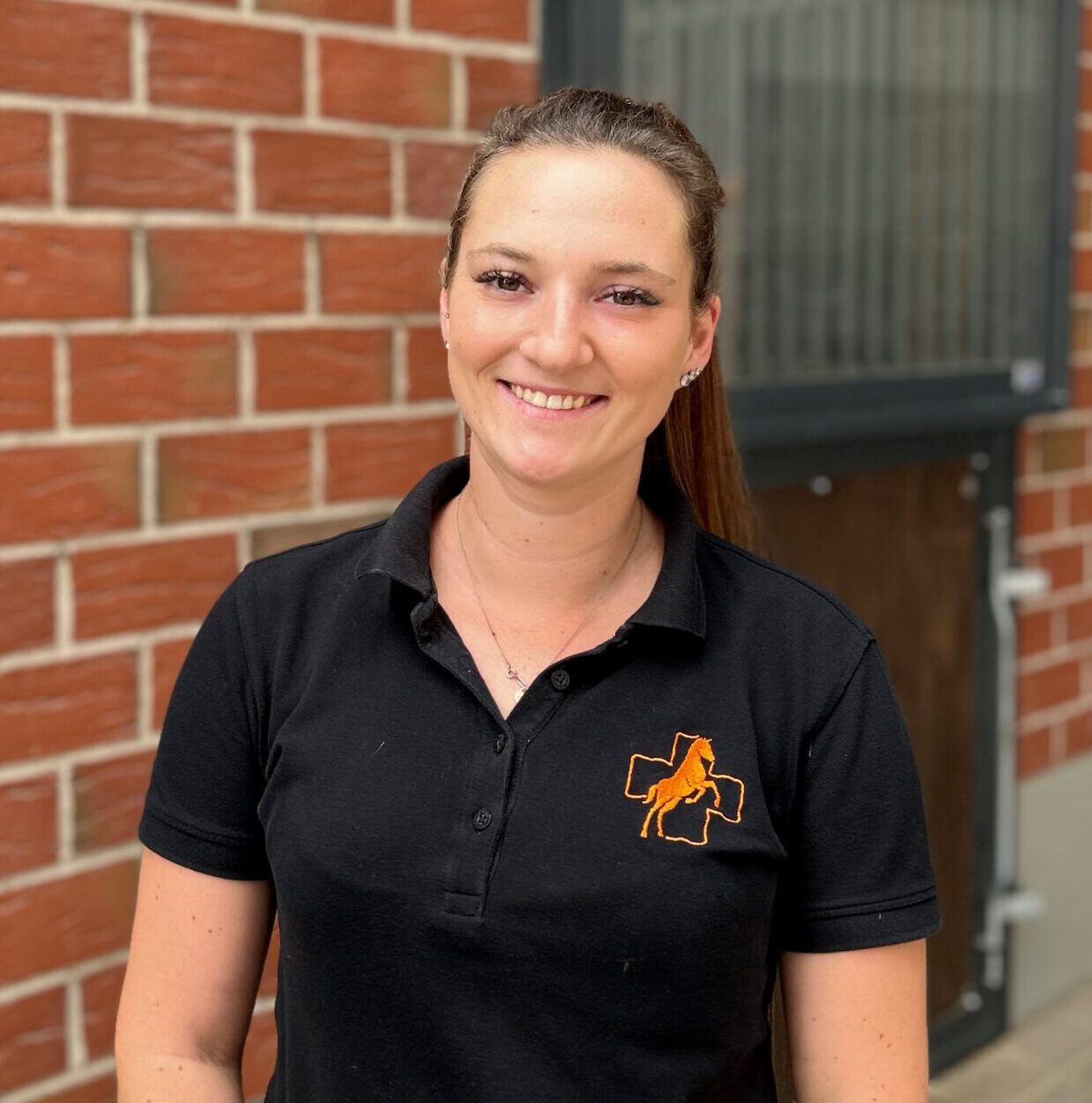 Emily Wagener | Pferdeklinik Kronberg